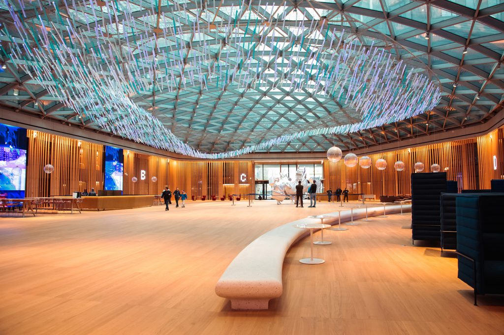 Atrium in the headquarter of international company - AUSTRIAWOOD&CO